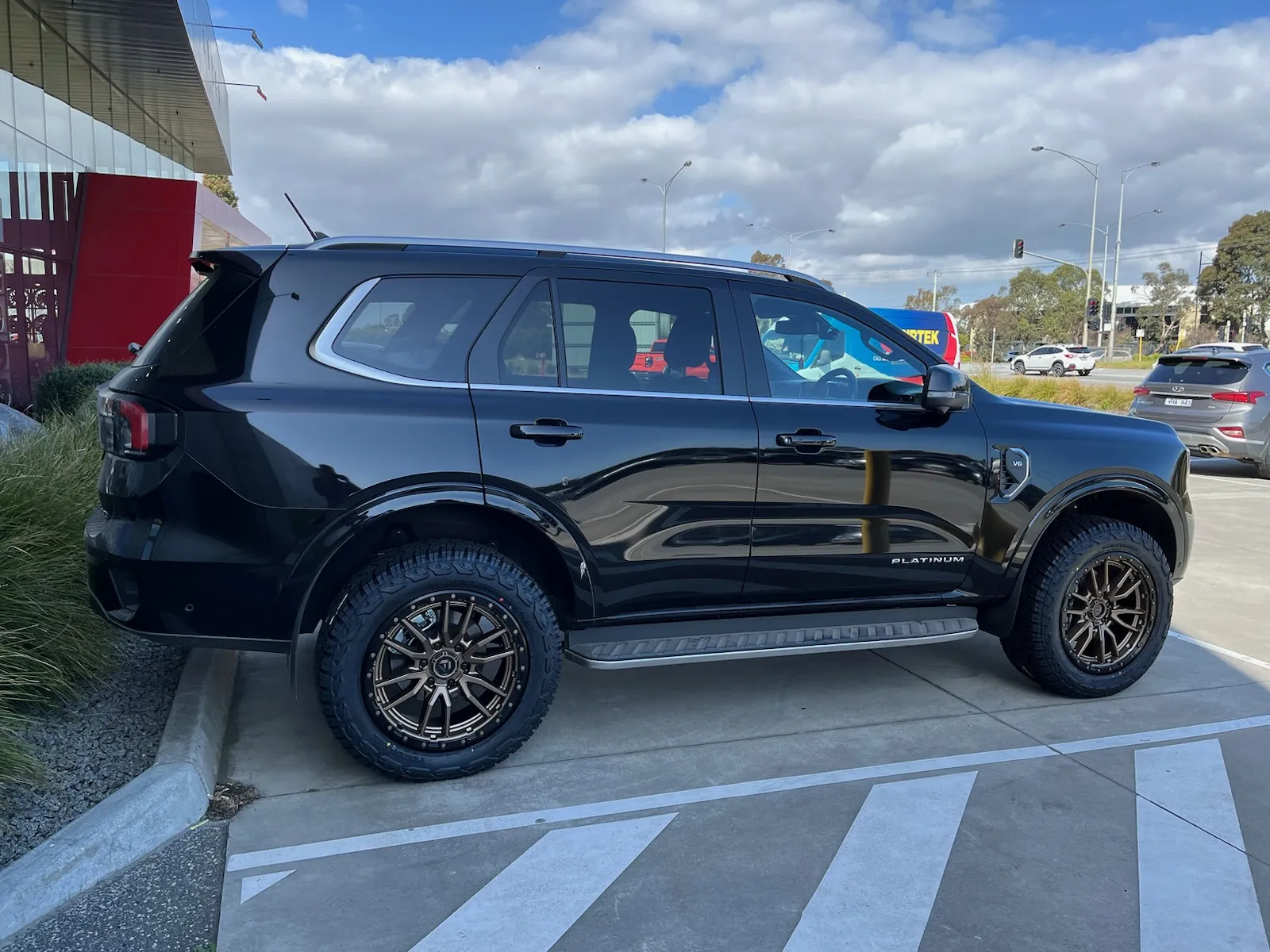 FORD EVEREST NEXT GEN with FUEL REBEL BRONZE 20X9