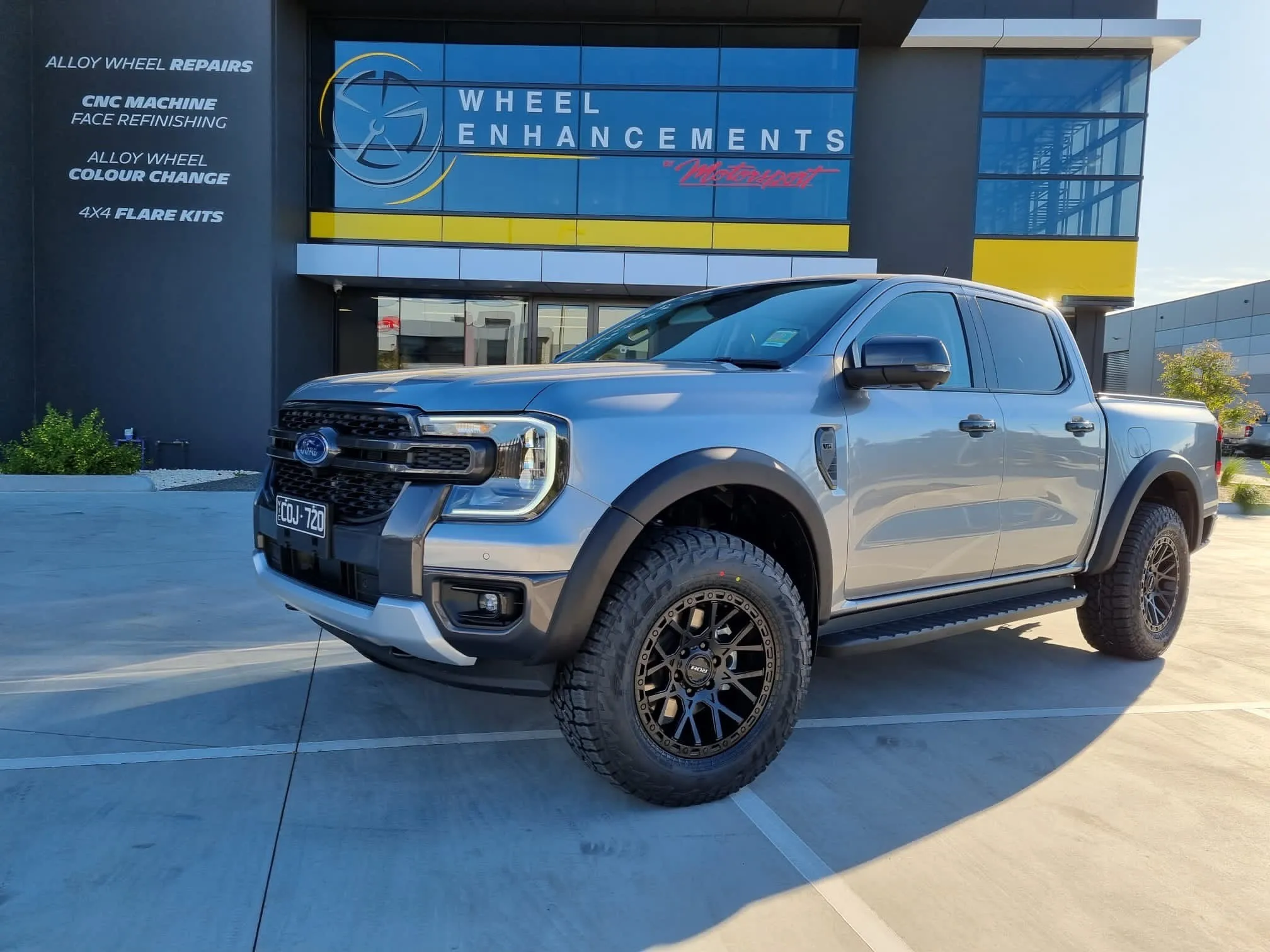 FORD RANGER NEXT GEN with ROH CRAWLER and FLARES
